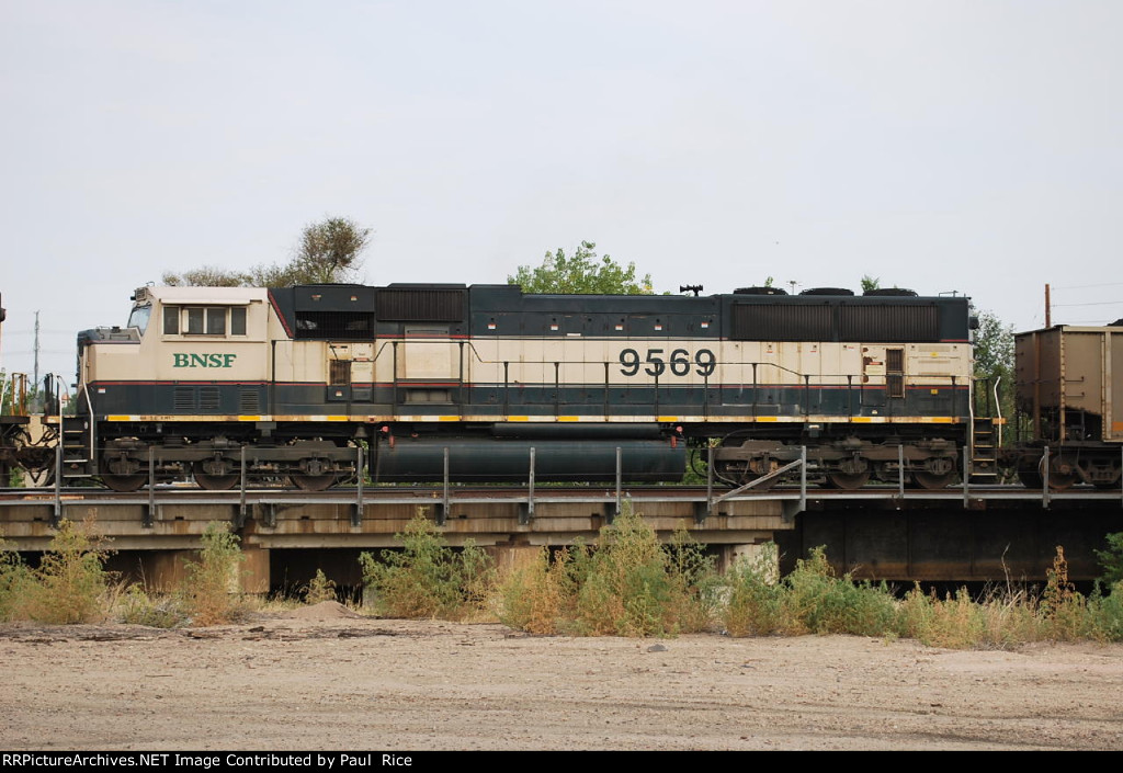 BNSF 9569